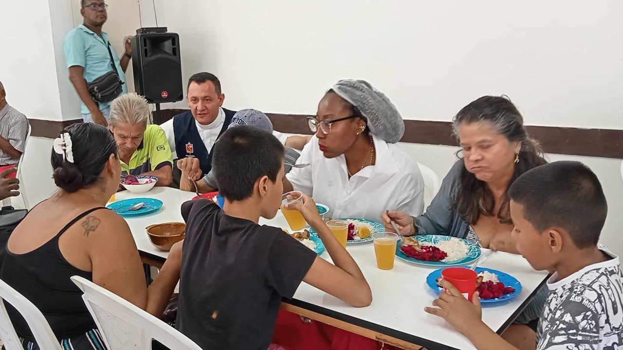 Comedores comunitarios abrieron sus puertas en la ciudad de Cali ...